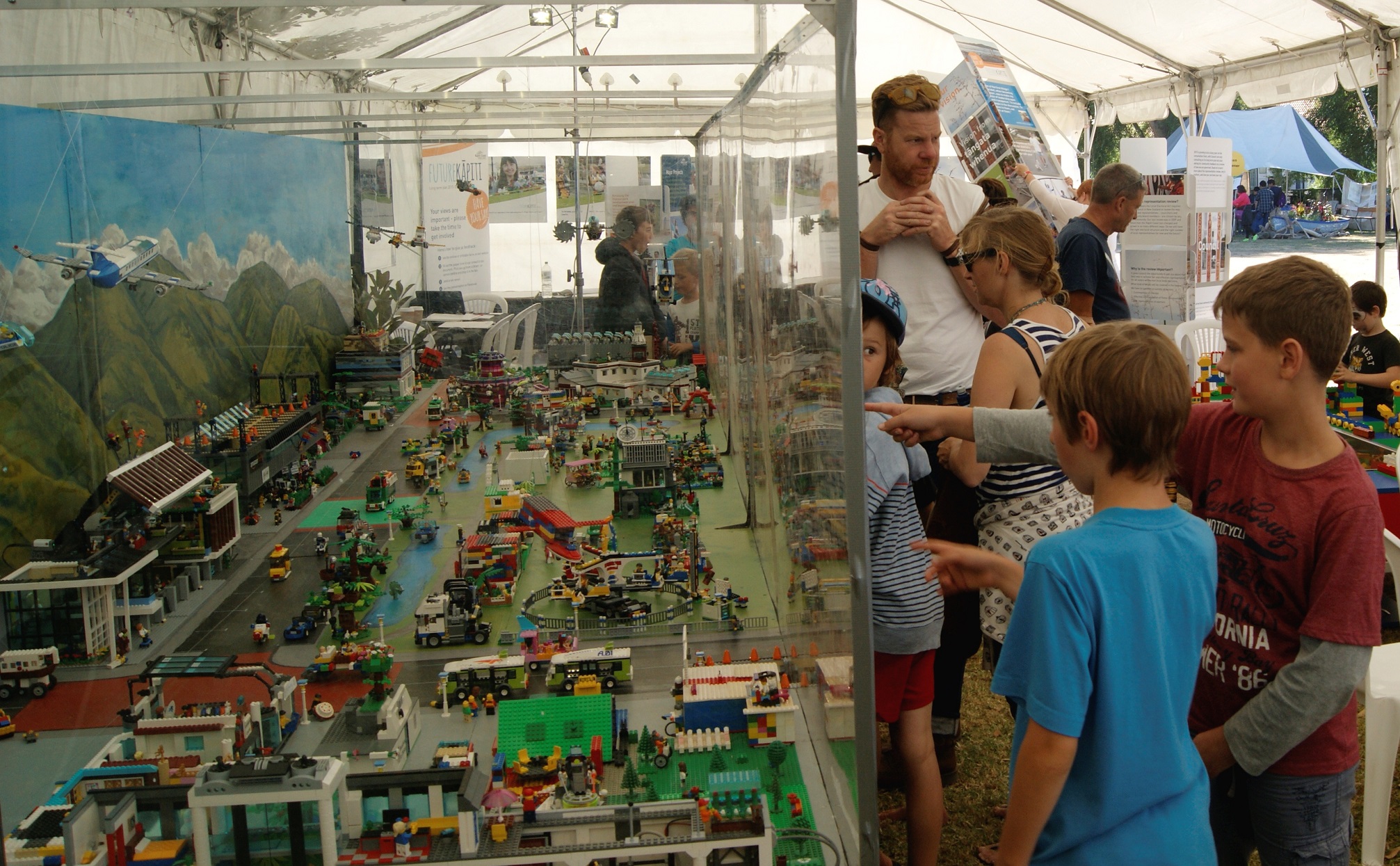 Building a model ‘low carbon’ community from Lego®